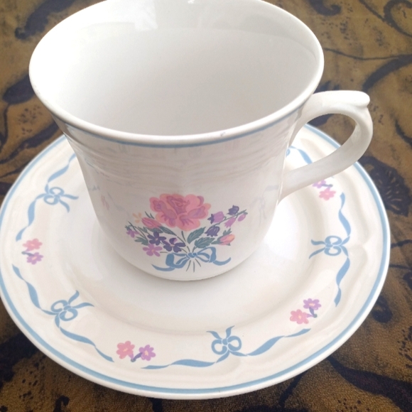 Newcor | Dining | Newcore Vintage Pink And Blue Floral Pattern ...